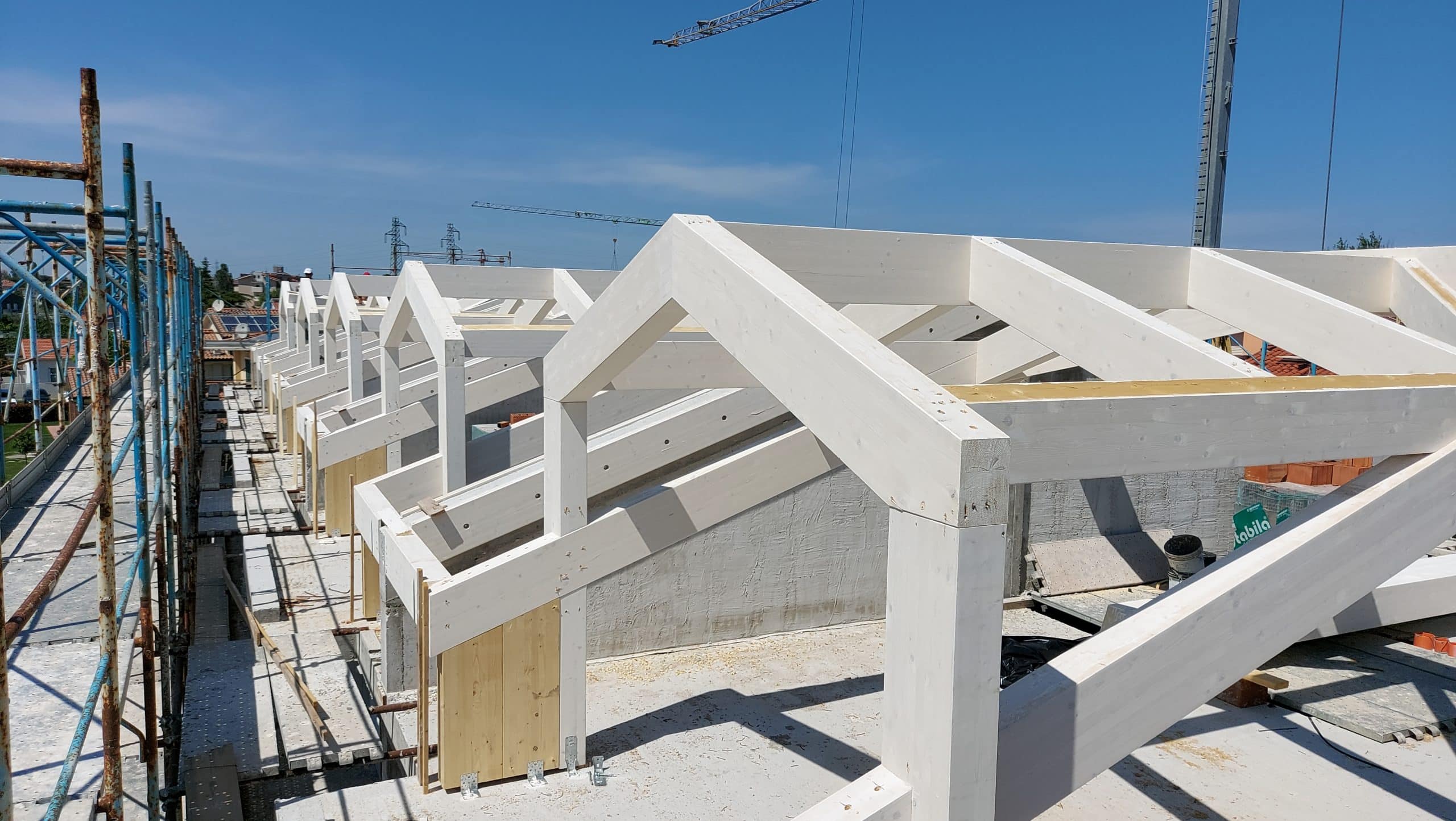 Tetto in legno lamellare con abbaini - Albero Maestro - Costruire in Legno